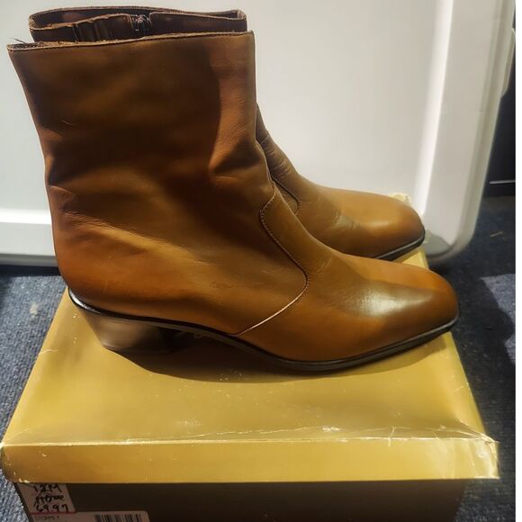 Selby | Shoes | Selby Stormy Tan Leather Ankle Boots With Side Zip ...